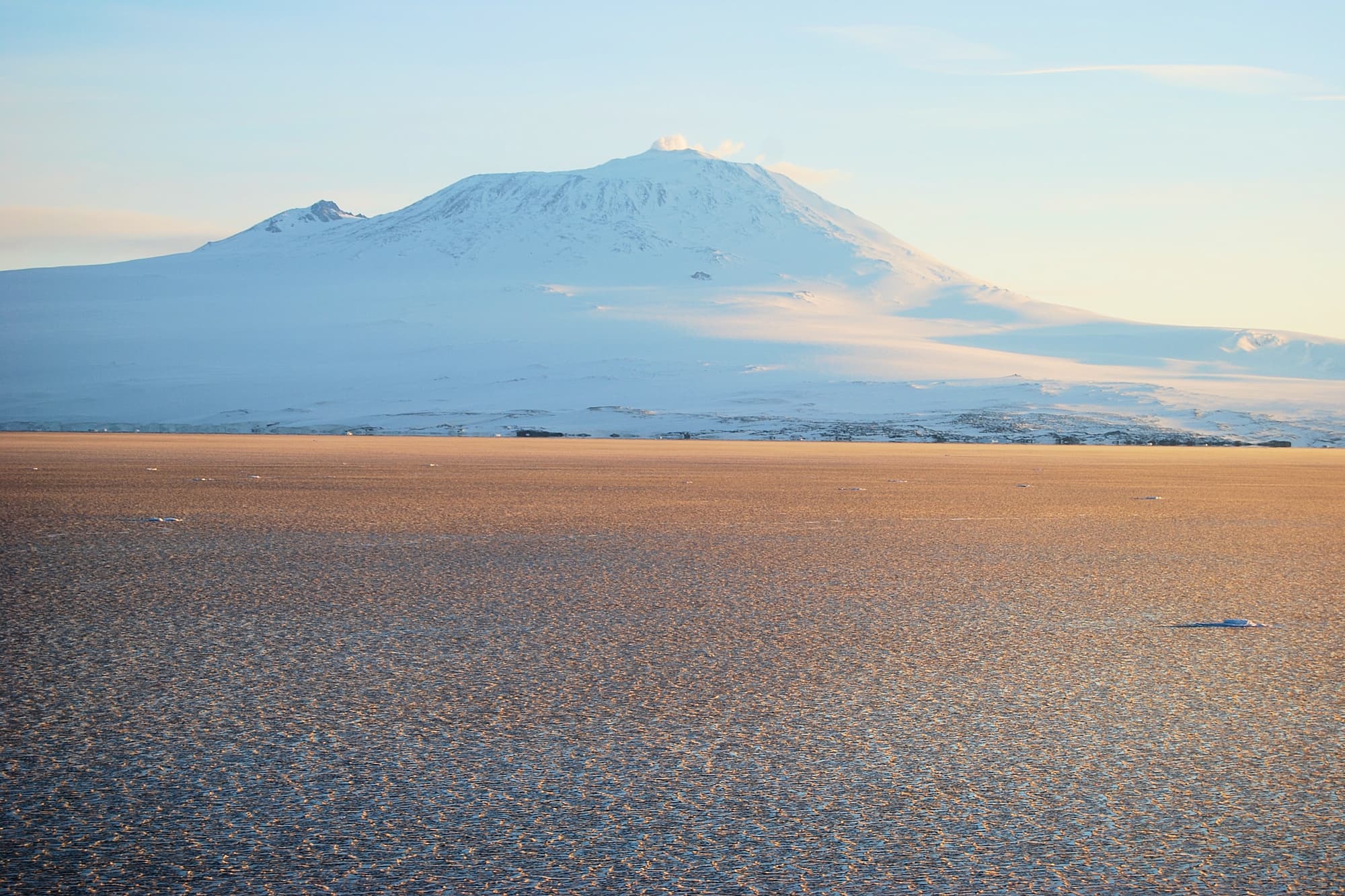 Snapshots Antarctica — Mount Erebus – Ausemade