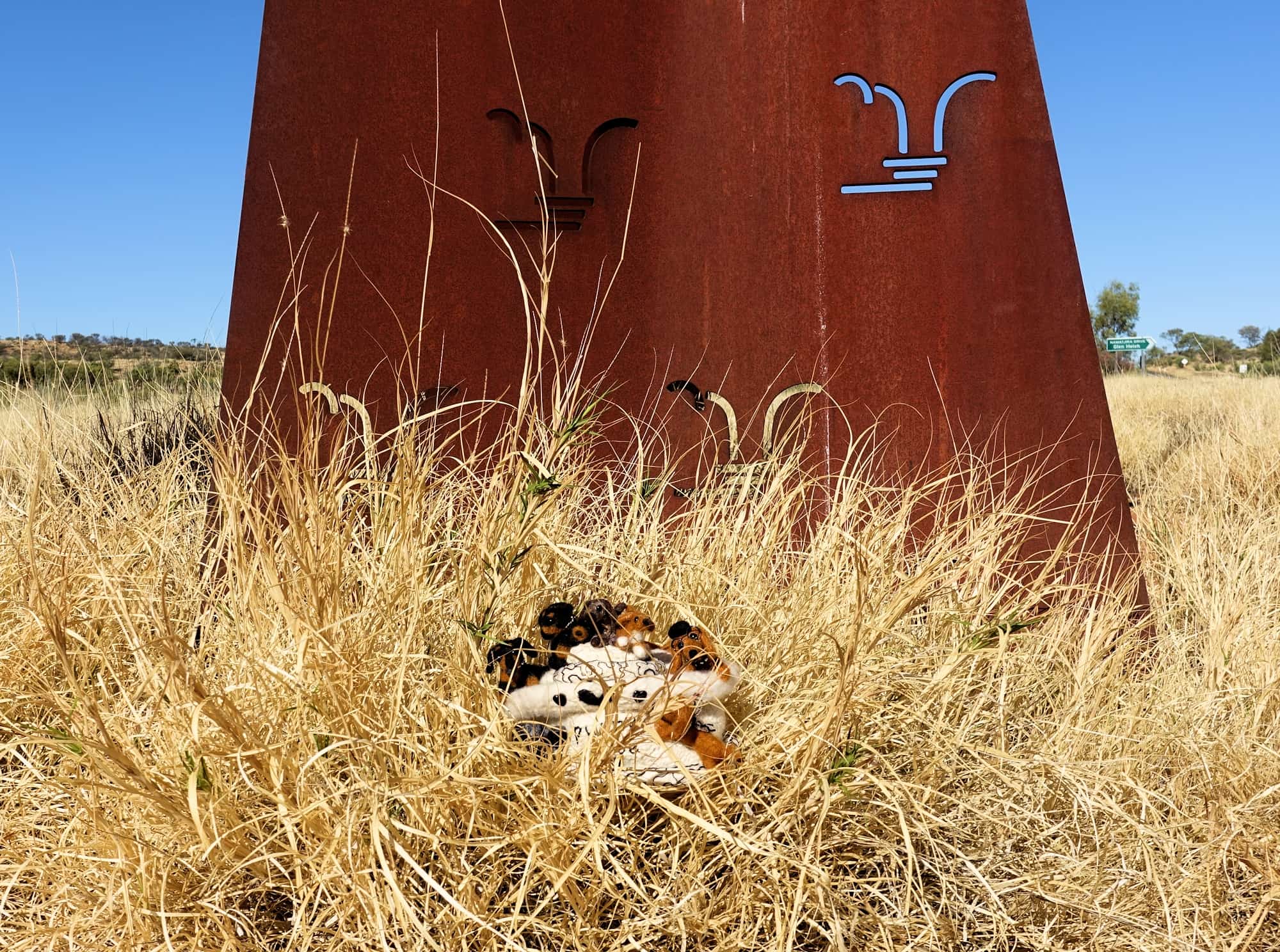 Touring the Red Centre Way with Puppy Love… – Ausemade